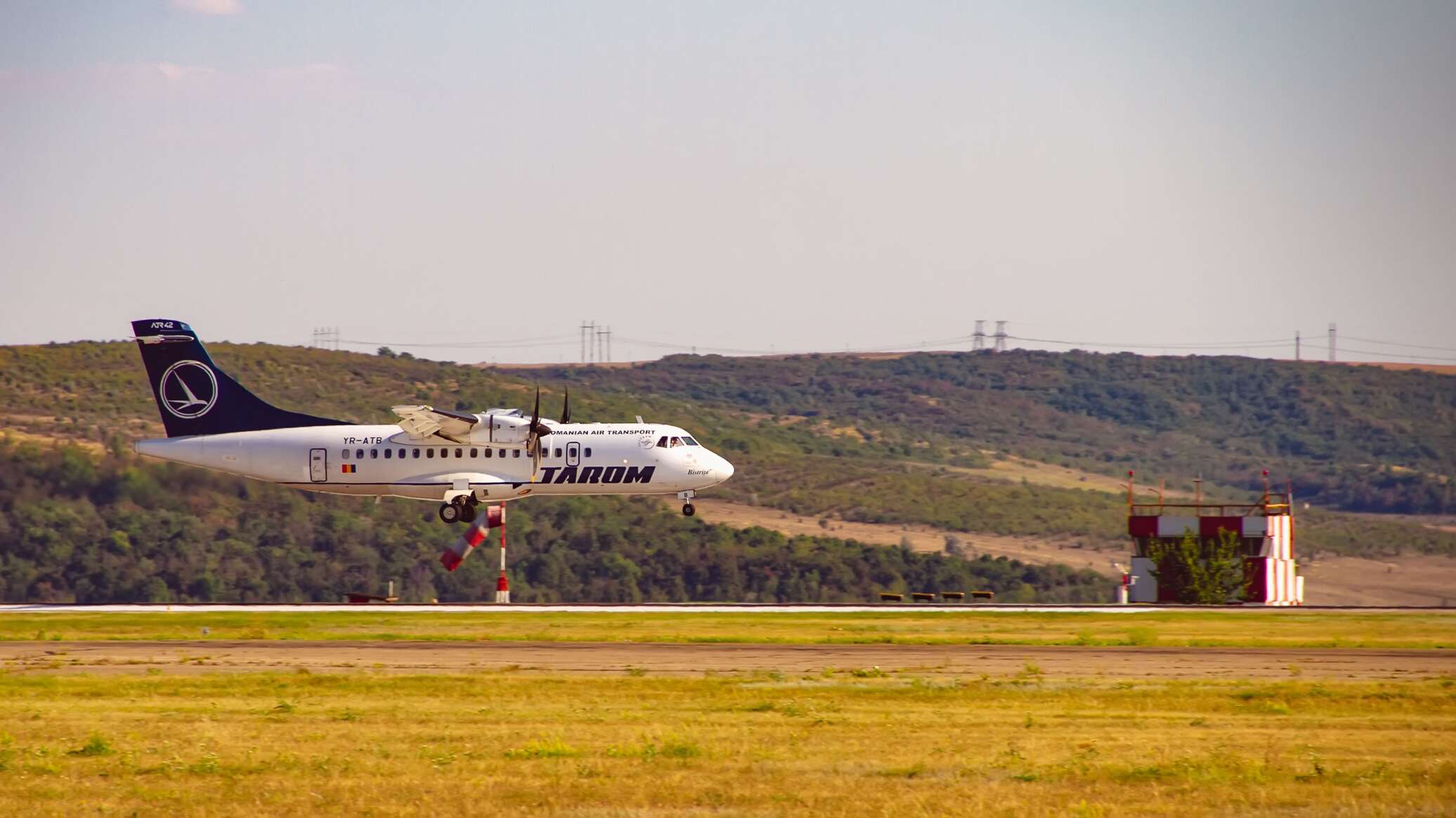 Vor fi reluate zborurile TAROM din 15 noiembrie