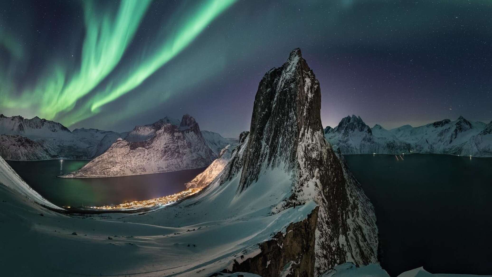 Imagini spectaculoase cu Aurora Boreală